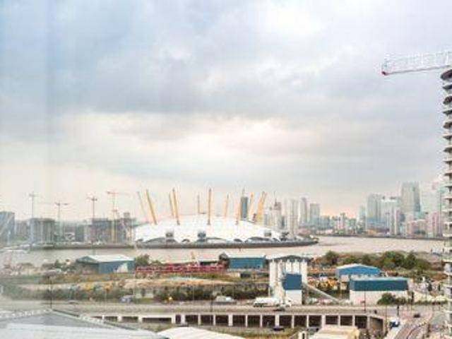 2 Bedrooms Flat for sale in 22 Western Gateway, London E16