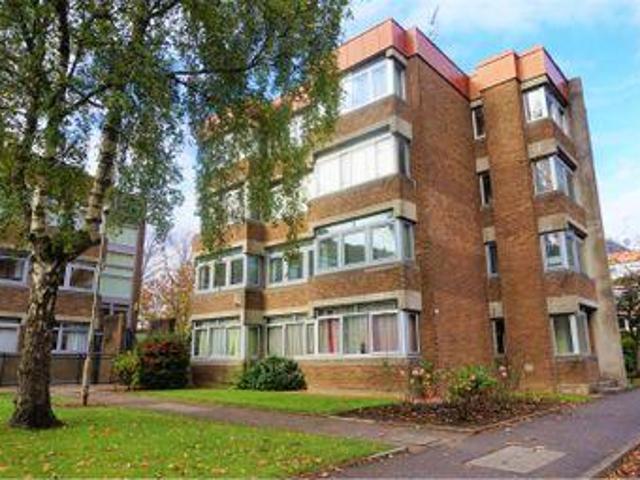 2 Bedrooms Flat for sale in 24 Dirleton Drive, Glasgow G41