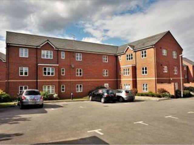 2 Bedrooms Flat for sale in 27 Bronte Close, Wakefield WF3
