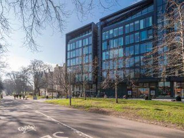 2 Bedrooms Flat for sale in 28/14 Simpson Loan, Edinburgh EH3