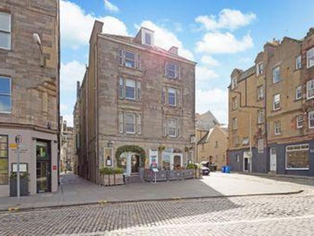 2 Bedrooms Flat for sale in 2/8 Water´s Close, Leith, Edinburgh EH6