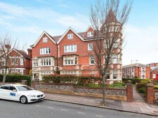 2 Bedrooms Flat for sale in 2 Old Orchard Road, Eastbourne, East, Sussex BN21