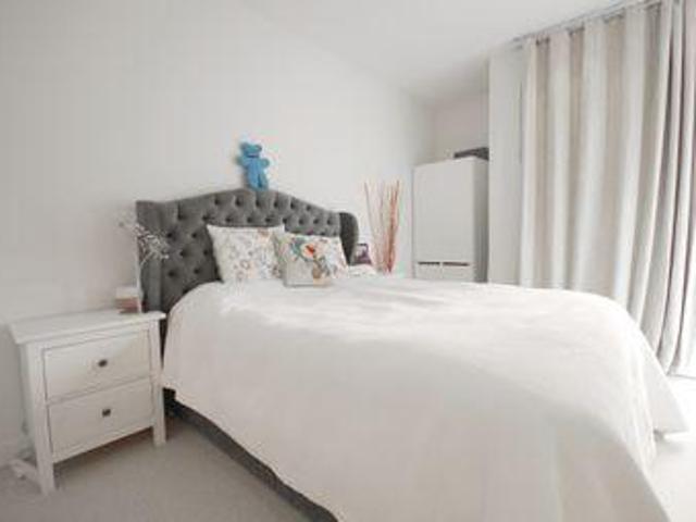 2 Bedrooms Flat for sale in 30 Gatliff Road, London SW1W
