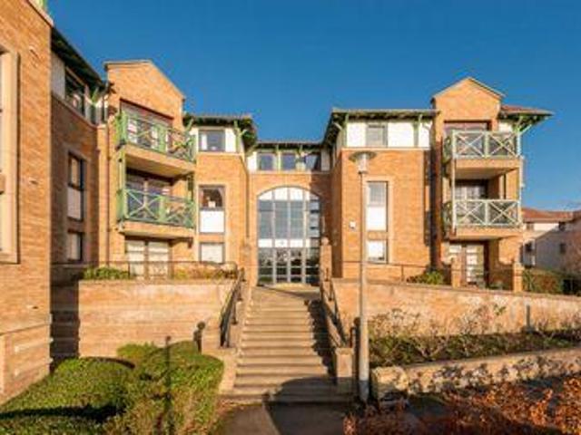 2 Bedrooms Flat for sale in 3/16 North Werber Park, Fettes EH4