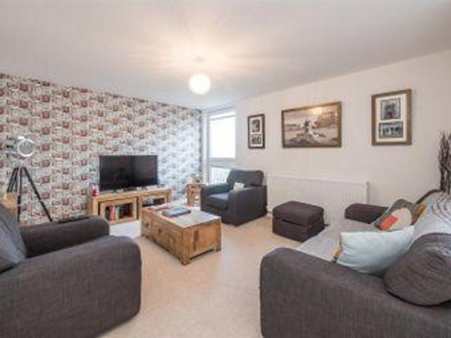 2 Bedrooms Flat for sale in 3/3 Kimmerghame Drive, Edinburgh EH4