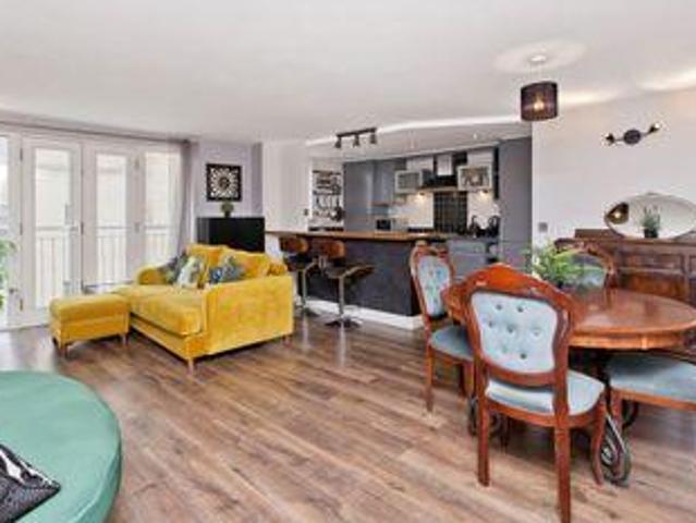 2 Bedrooms Flat for sale in 3/5 Coburg Street, Leith EH6