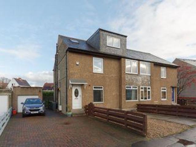 2 Bedrooms Flat for sale in 36 Broomlea Crescent, Edinburgh EH12