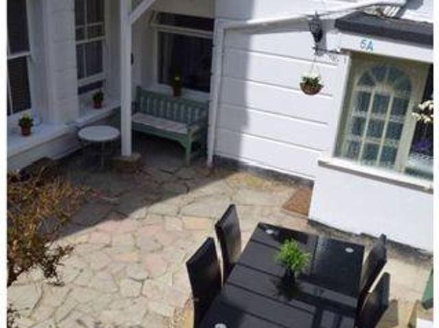 2 Bedrooms Flat for sale in 36 Jevington Gardens, Eastbourne BN21