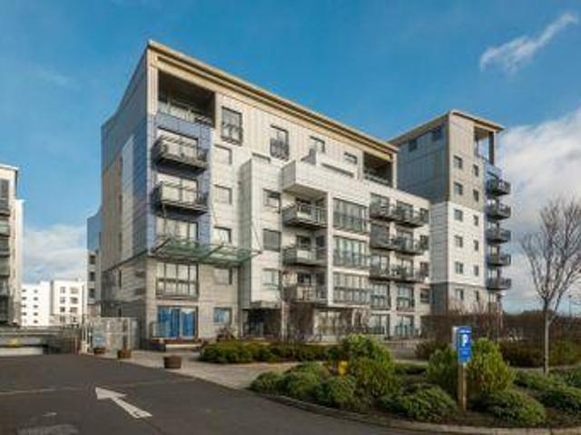 2 Bedrooms Flat for sale in 4/11 Western Harbour Terrace, Edinburgh EH6