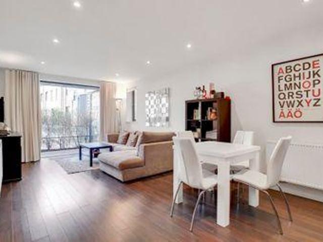 2 Bedrooms Flat for sale in 4 Newton Court, Bow E3