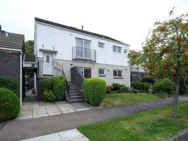 2 Bedrooms Flat for sale in 5 Hillpark Wood, Edinburgh EH4