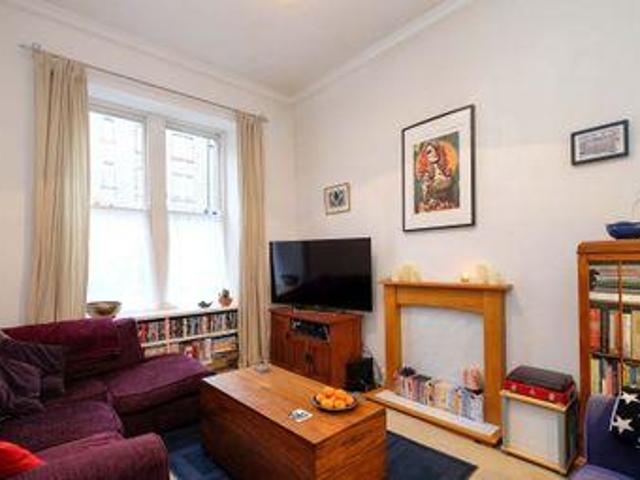2 Bedrooms Flat for sale in 66/1 Pitt Street, Edinburgh EH6