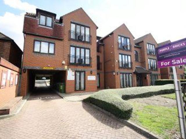 2 Bedrooms Flat for sale in 6 Wembley Park Drive, Wembley HA9