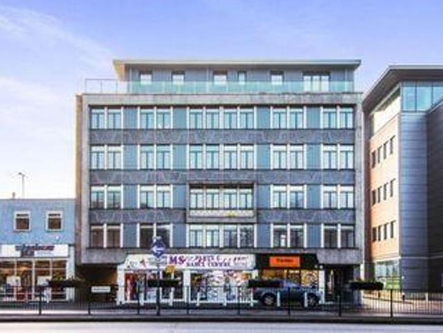 2 Bedrooms Flat for sale in 6 Parkway, Chelmsford, Essex CM2