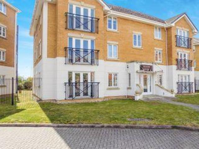 2 Bedrooms Flat for sale in 9 West Quay, Newhaven BN9