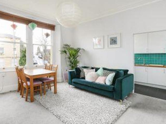 2 Bedrooms Flat for sale in Cotham Brow, Cotham, Bristol BS6