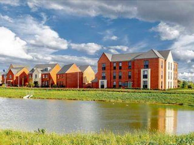 2 Bedrooms Flat for sale in Courtenay Croft, Eagles Rest, Milton Keynes MK17