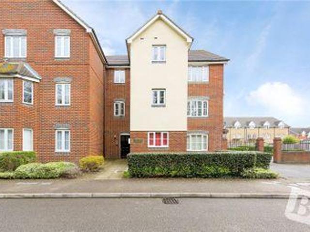 2 Bedrooms Flat for sale in Covesfield, Gravesend, Kent DA11