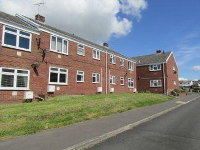 2 Bedrooms Flat for sale in Coed Lan, Three Crosses, Swansea, City And County Of Swansea. SA4