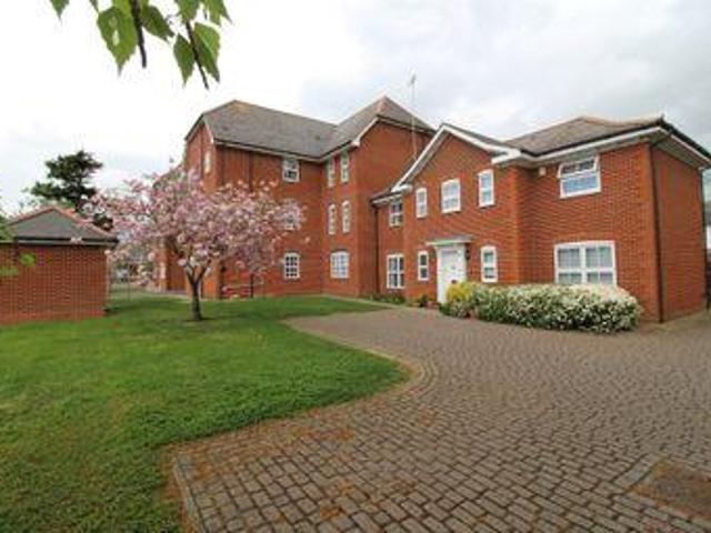 2 Bedrooms Flat for sale in Colchester Road, West Bergholt, Colchester CO6