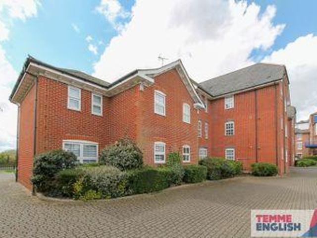 2 Bedrooms Flat for sale in Colchester Road, West Bergholt, Colchester CO6