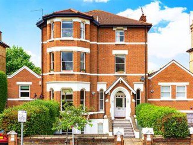 2 Bedrooms Flat for sale in Colinette Road, London SW15