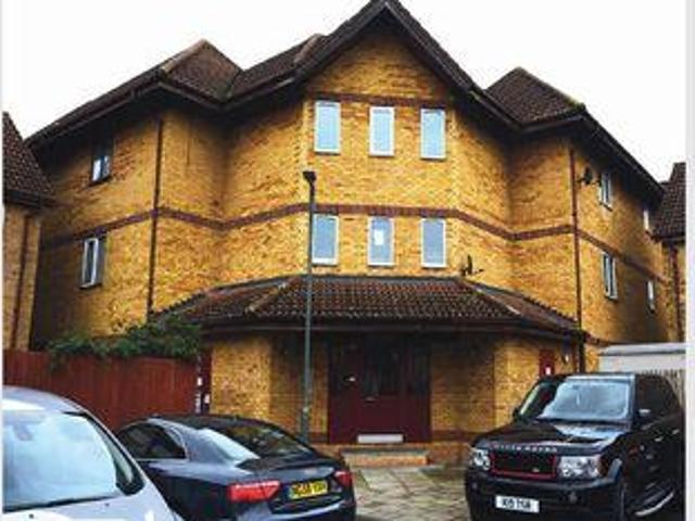 2 Bedrooms Flat for sale in Colombus Square, Erith DA8