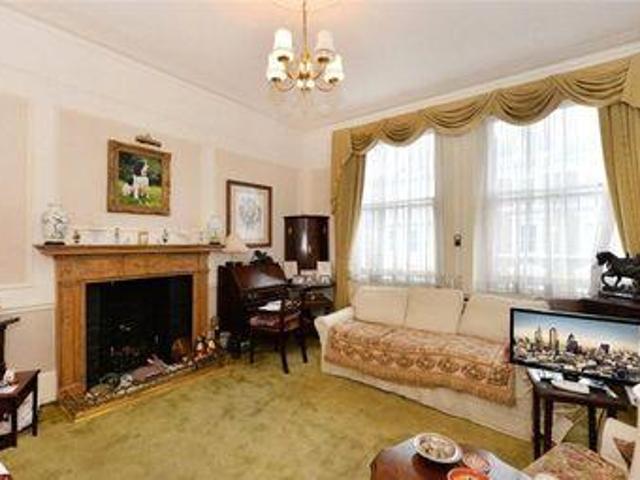 2 Bedrooms Flat for sale in Collingham Place, London SW5