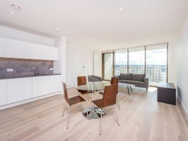 2 Bedrooms Flat for sale in Commodore House, Royal Wharf, London E16