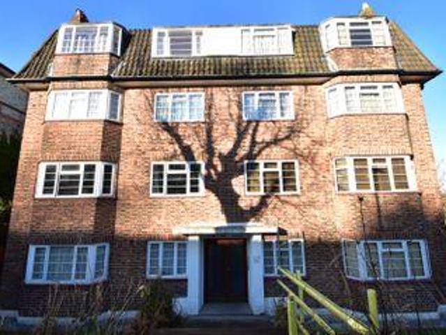 2 Bedrooms Flat for sale in Compton Court, Victoria Crescent, Gipsy Hill SE19