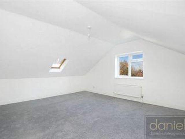 2 Bedrooms Flat for sale in Connaught Road, Harlesden, London NW10