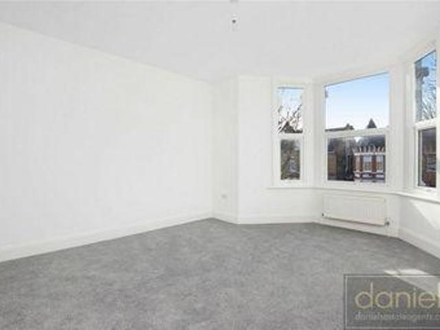 2 Bedrooms Flat for sale in Connaught Road, Harlesden, London NW10