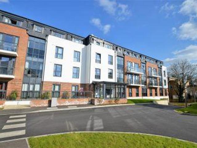 2 Bedrooms Flat for sale in Constabulary Close, West Drayton UB7