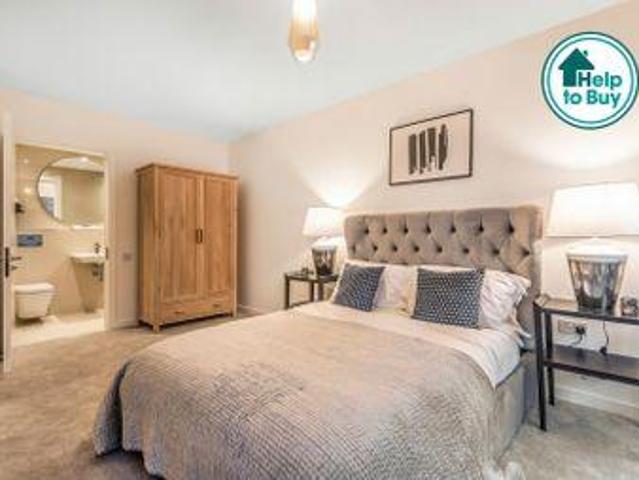 2 Bedrooms Flat for sale in Constance Court, Battersea SW11
