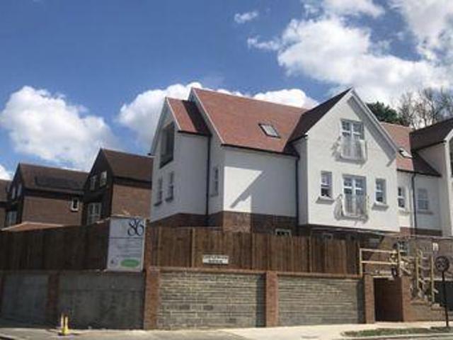 2 Bedrooms Flat for sale in Coombe Road, Croydon CR0