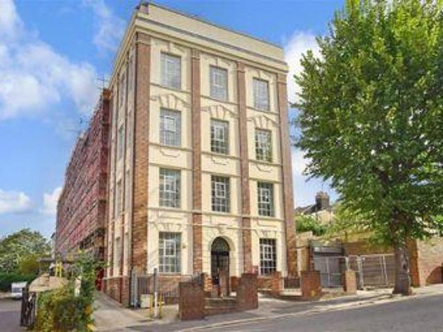2 Bedrooms Flat for sale in Coombe Road, Brighton, East Sussex BN2