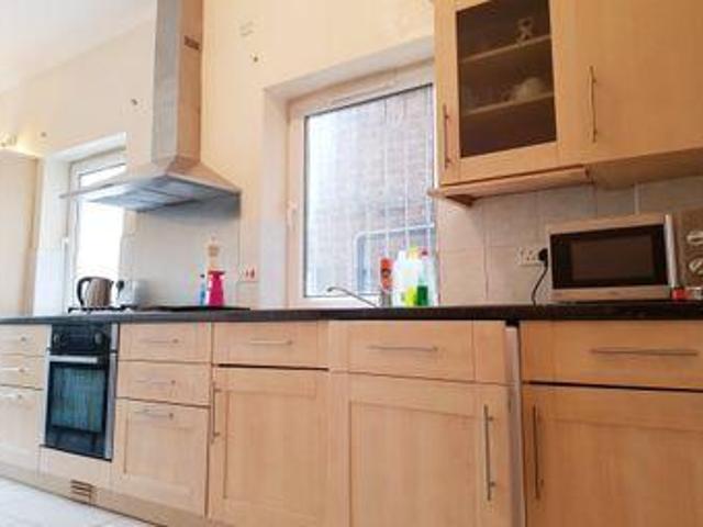 2 Bedrooms Flat for sale in Coopers Road, London SE1
