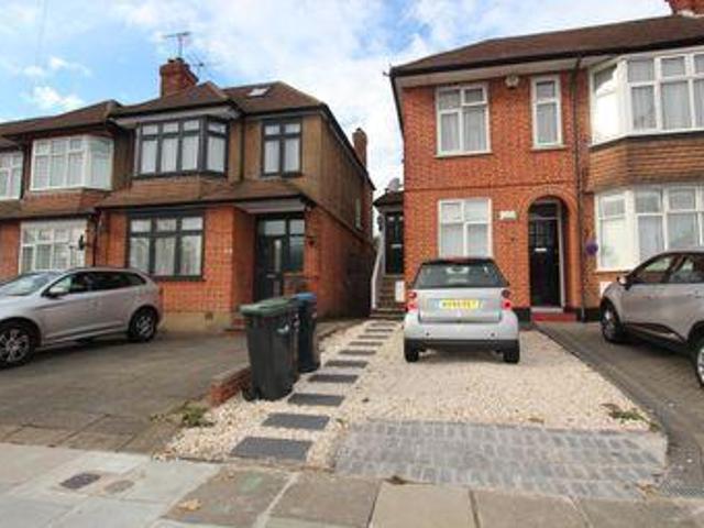 2 Bedrooms Flat for sale in Caterhatch Lane, Enfield EN1