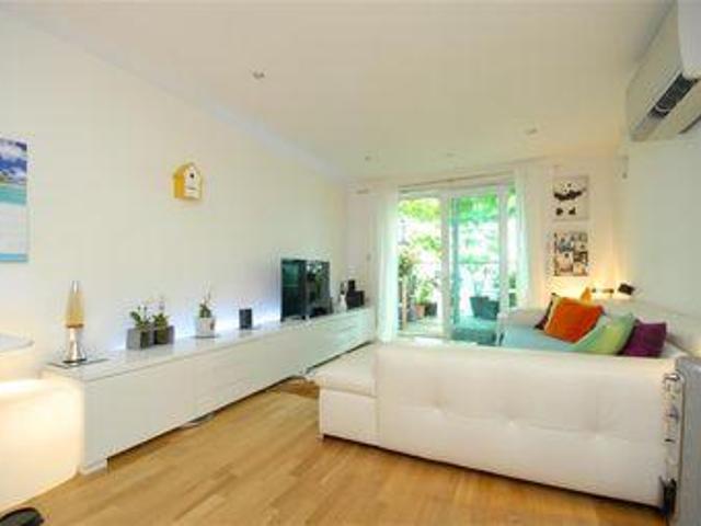 2 Bedrooms Flat for sale in Cavalier House, 46 50 Uxbridge Road, Ealing W5
