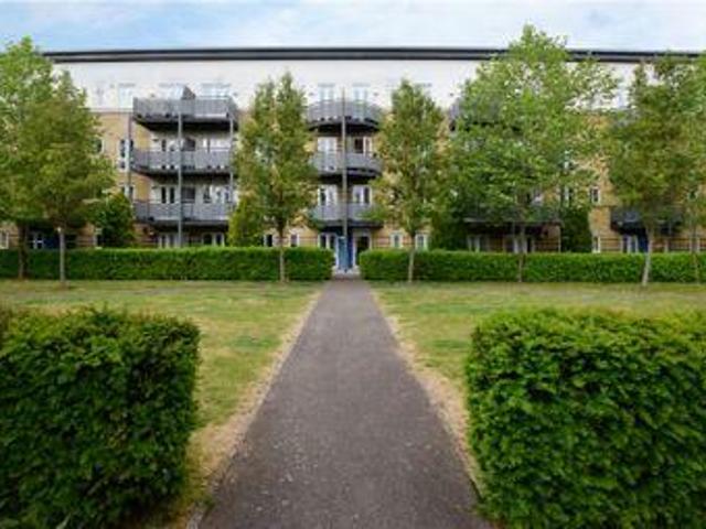 2 Bedrooms Flat for sale in Cavalli Apartments, Modena Mews, Watford, Hertfordshire WD18