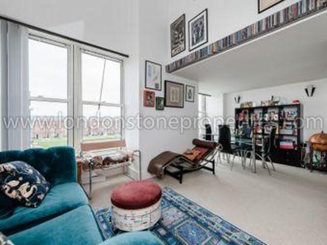 2 Bedrooms Flat for sale in Cadogan Road, London SE18