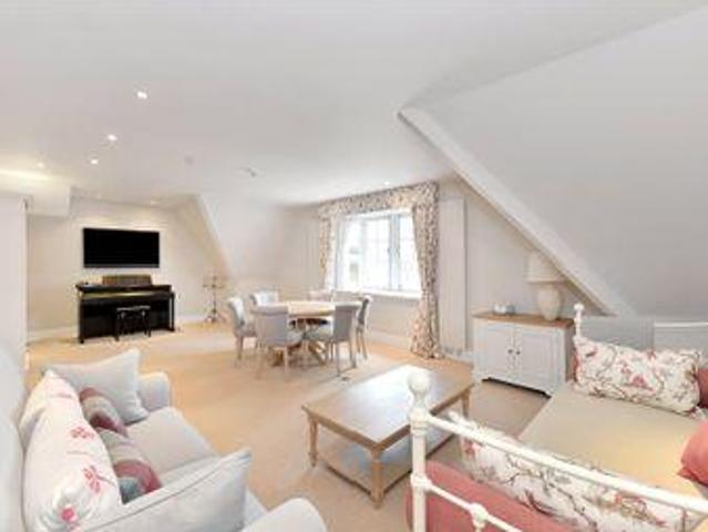 2 Bedrooms Flat for sale in Cadogan Square, London SW1X