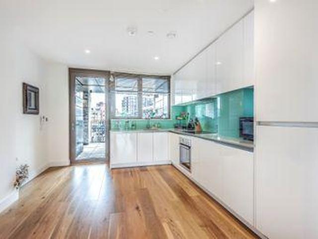 2 Bedrooms Flat for sale in Caithness Walk, Croydon CR0