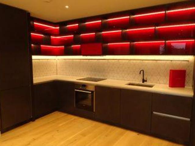 2 Bedrooms Flat for sale in Caledonia Hope, Hope Street, London City Island, London E14