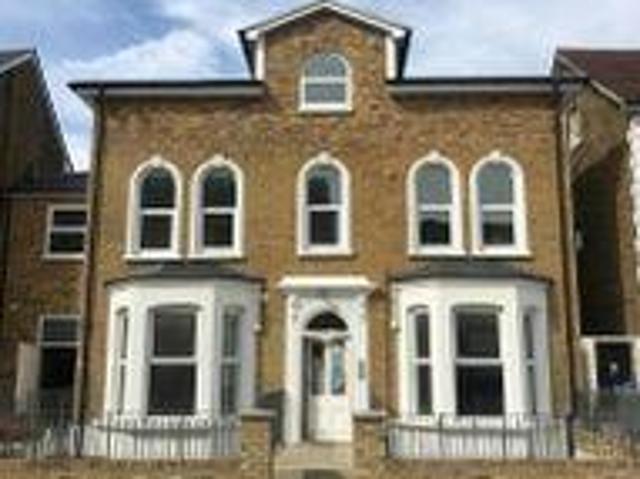 2 Bedrooms Flat for sale in Campbell Road, Croydon, London CR0