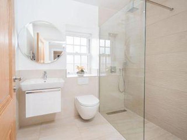 2 Bedrooms Flat for sale in Campbell Road, Croydon, London CR0