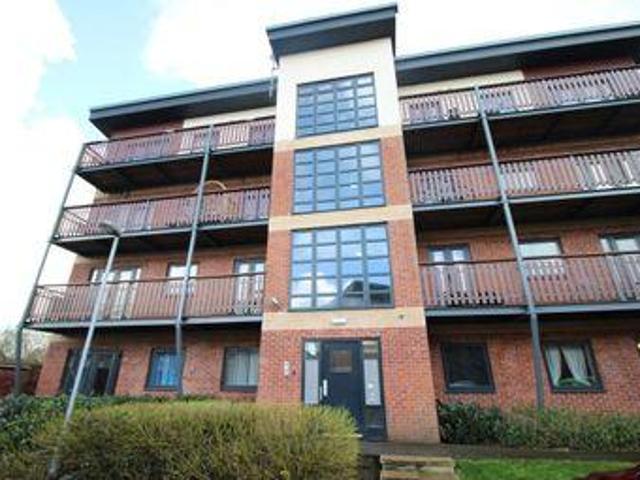 2 Bedrooms Flat for sale in Canalside, Radcliffe, Manchester M26