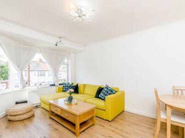2 Bedrooms Flat for sale in Canterbury Road, North Harrow HA1