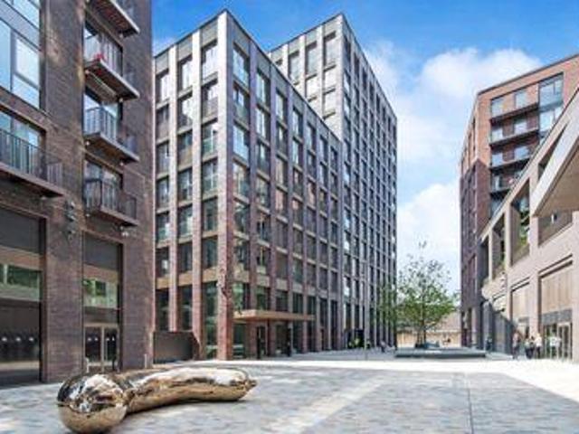2 Bedrooms Flat for sale in Capital Building, Embassy Gardens, Nine Elms SW11
