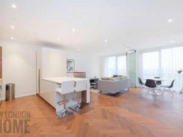 2 Bedrooms Flat for sale in Capital Building, Embassy Gardens, Vauxhall, London SW11